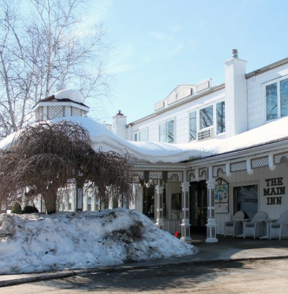 Fern Resort Winter Getaway / Drayton Entertainment